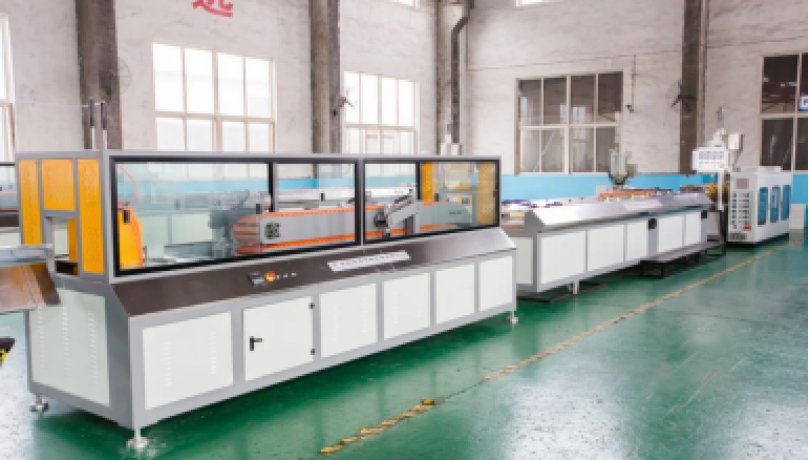 Co-Extrusion WPC Profile Machine WPC Decking Floor Wood Composite ...