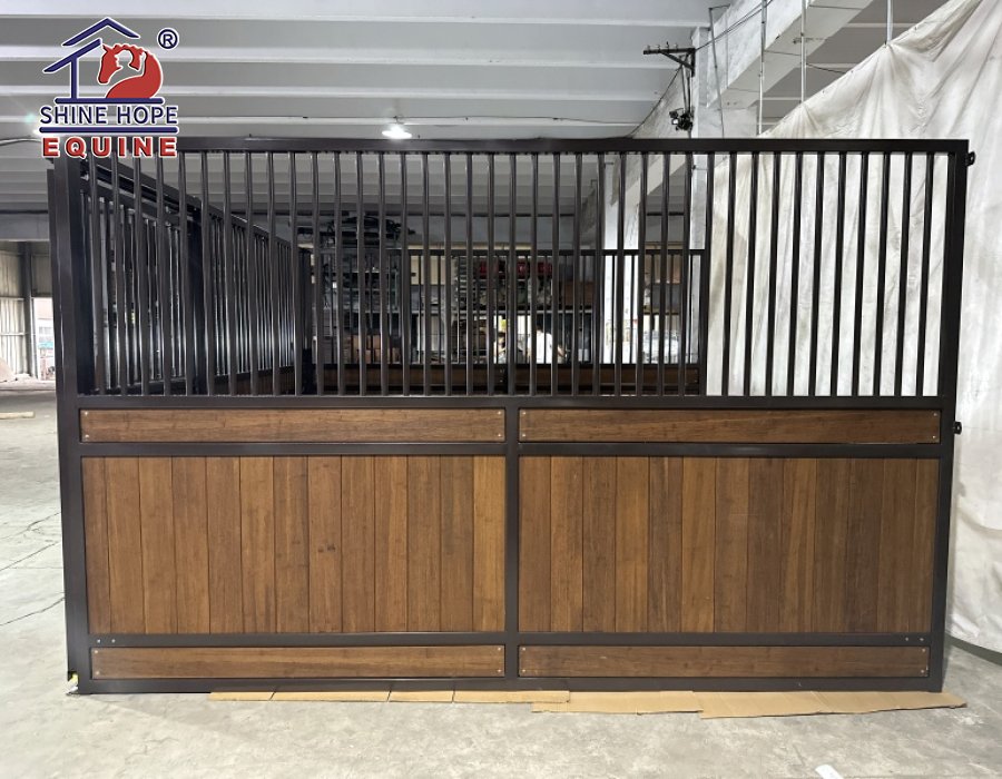 Removable horse stall partitions